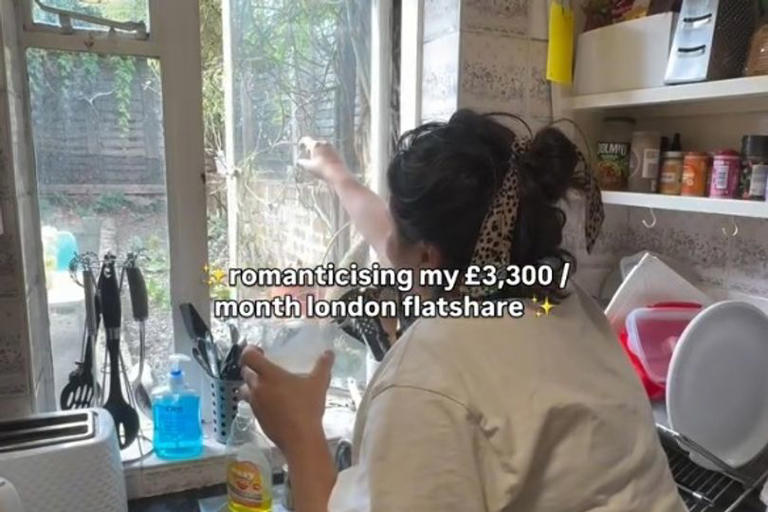 Woman swaps 'mouldy' London house share for Manchester apartment with ...