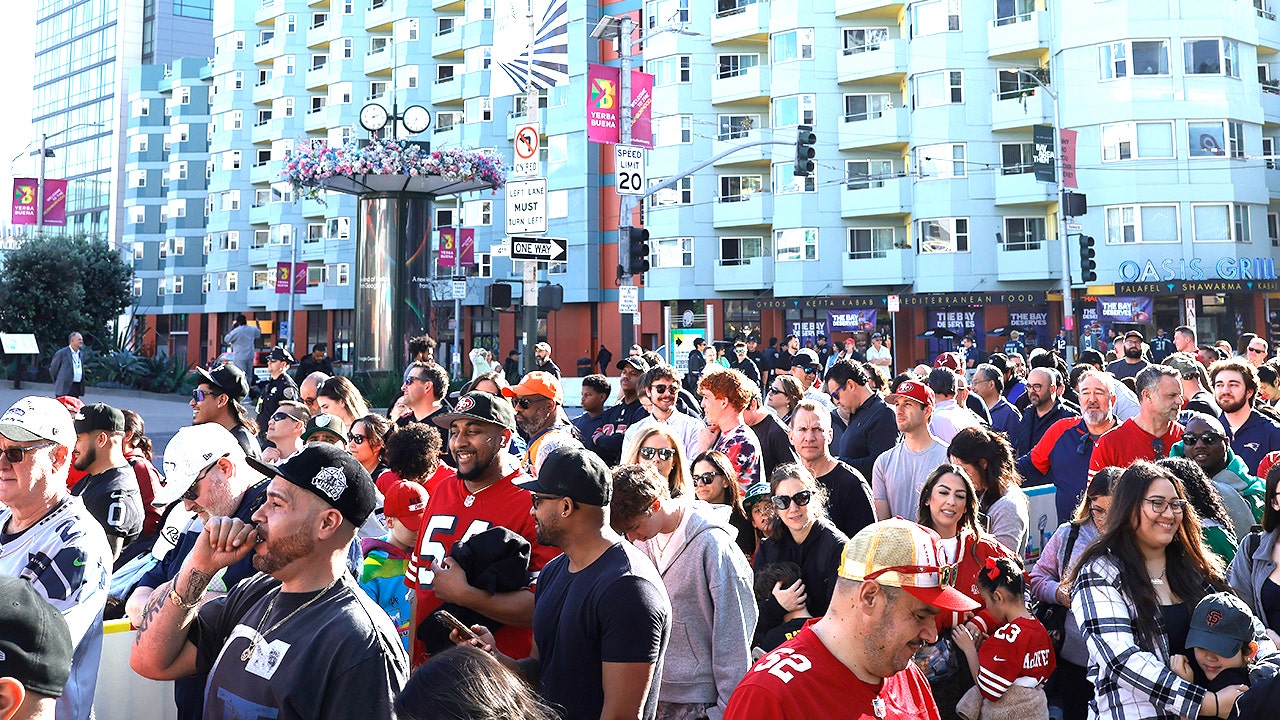 Clay Travis goes scorched earth on NFL during Sports Broadcasting Act ...