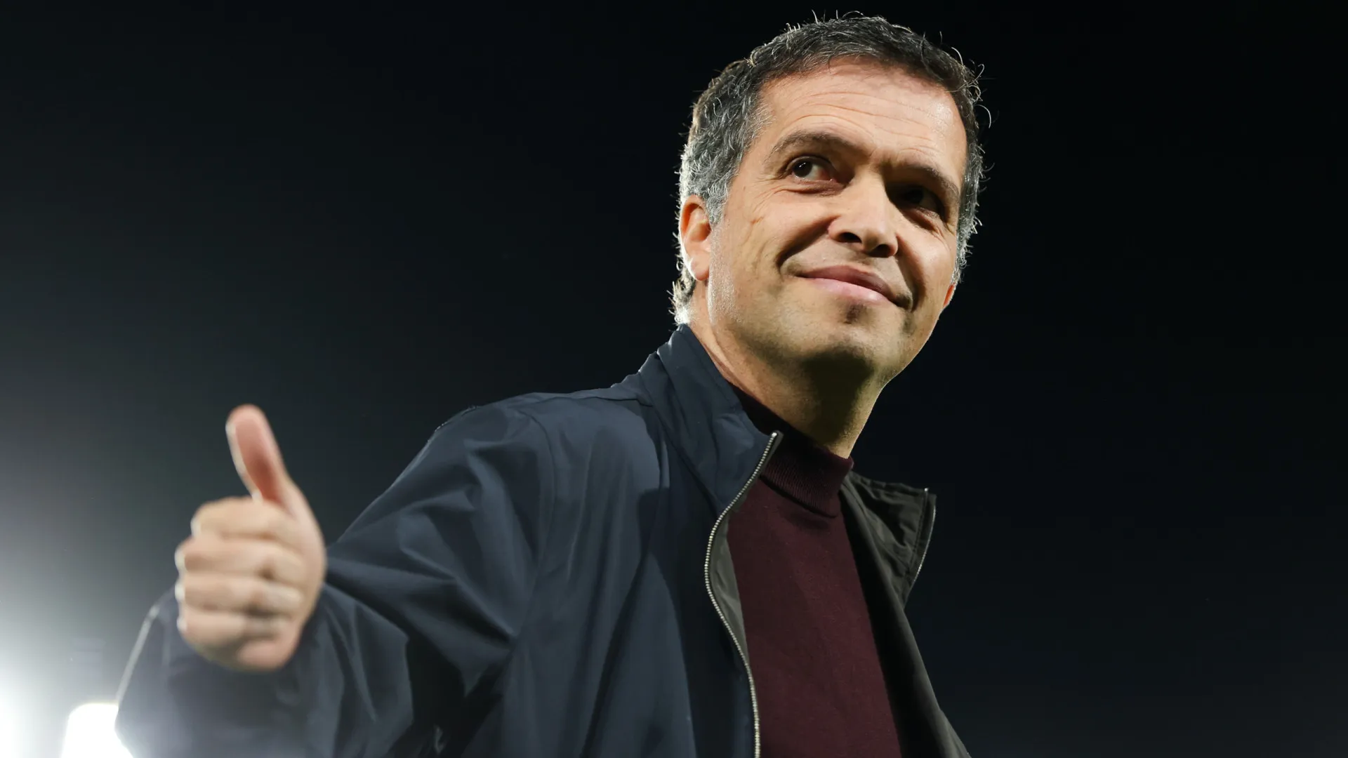Luís Castro salvou o Levante na LaLiga e já é cobiçado, até em Portugal
