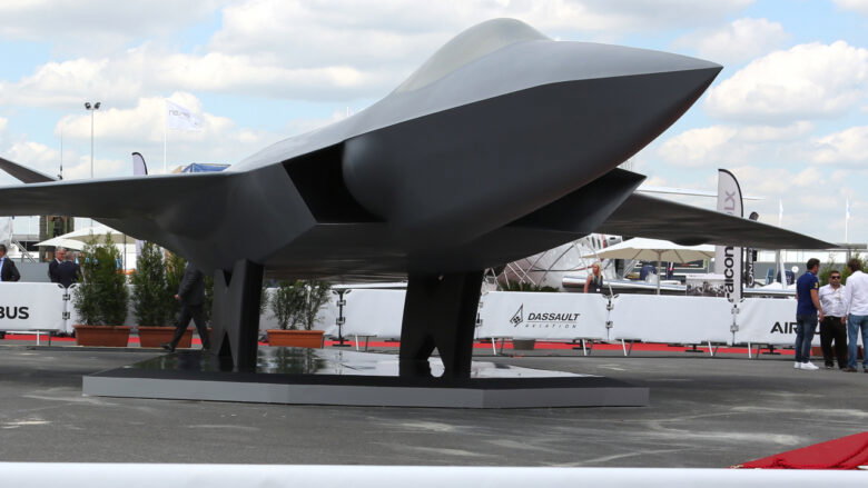 La France envisage de développer son propre avion de combat pour ...