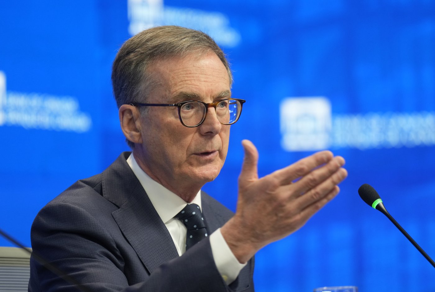 Bank of Canada holds key rate as Macklem downplays recession talk