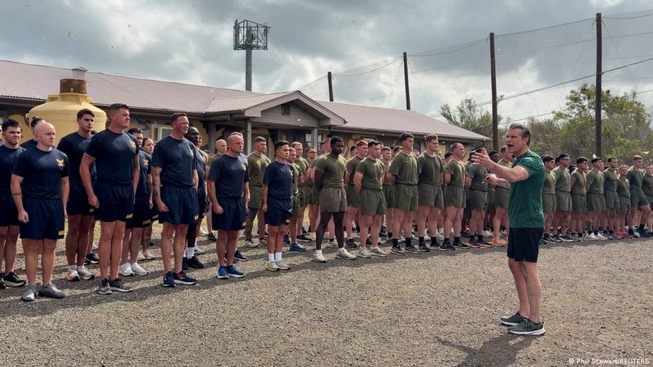 Cuba: Amid blockade, Pentagon chief issues military warning