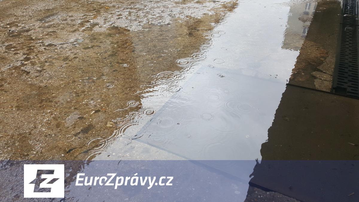 Deštivé počasí pokračuje. Meteorologové prozradili, kde má napršet nejvíc