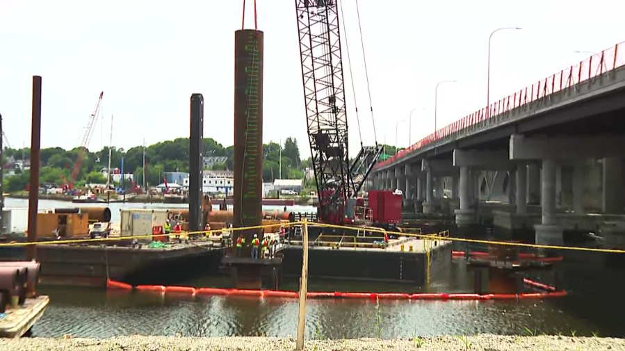 First pieces of new Washington Bridge being installed