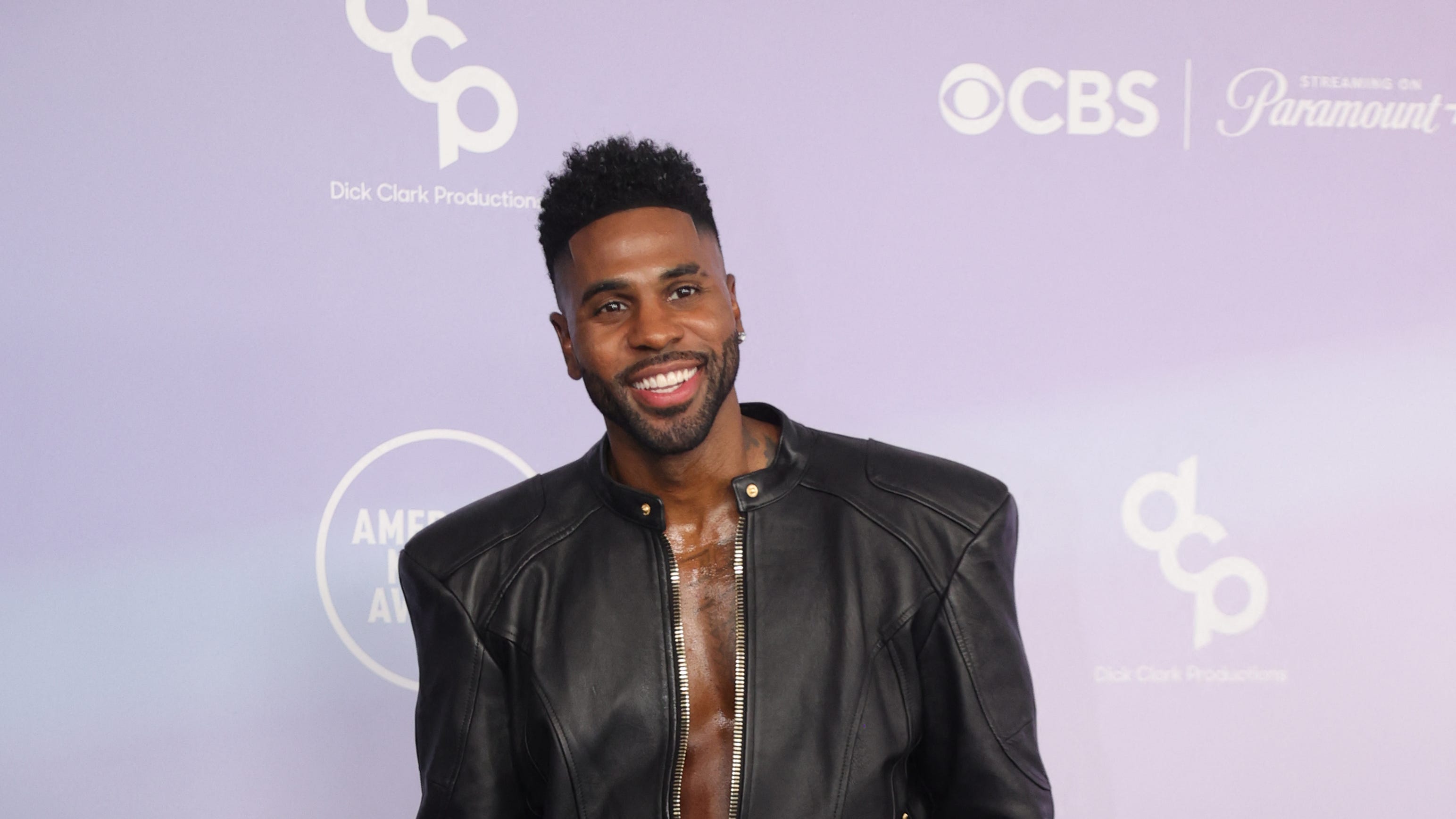 Jason Derulo falls while performing at Capital's Summertime Ball
