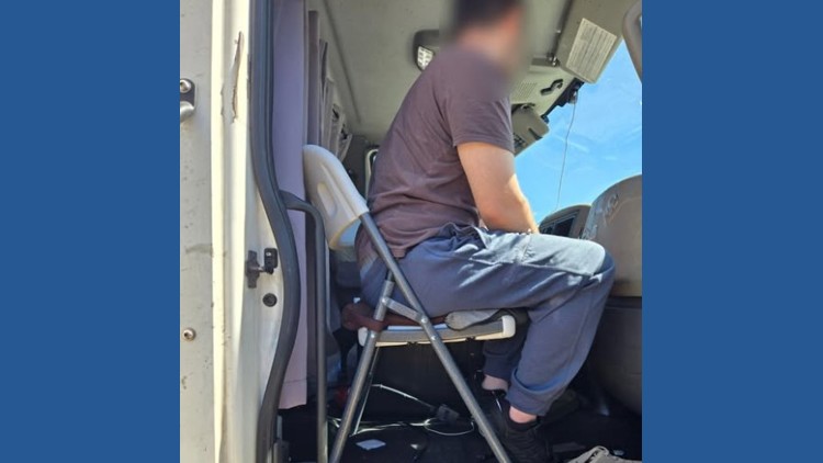 Man riding in folding chair found during traffic stop in northern Arizona