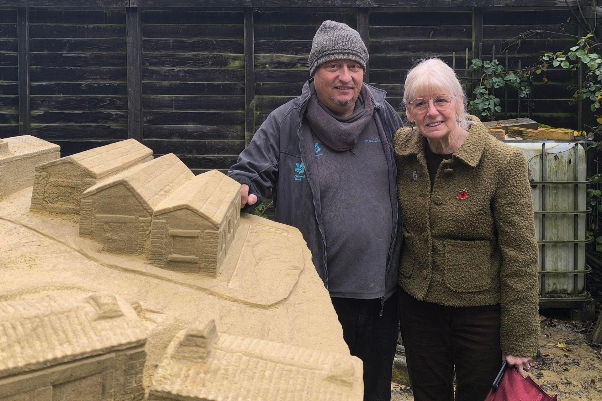 Hardwick Hall: Veteran’s daughter unveils new memorial at Derbyshire ...