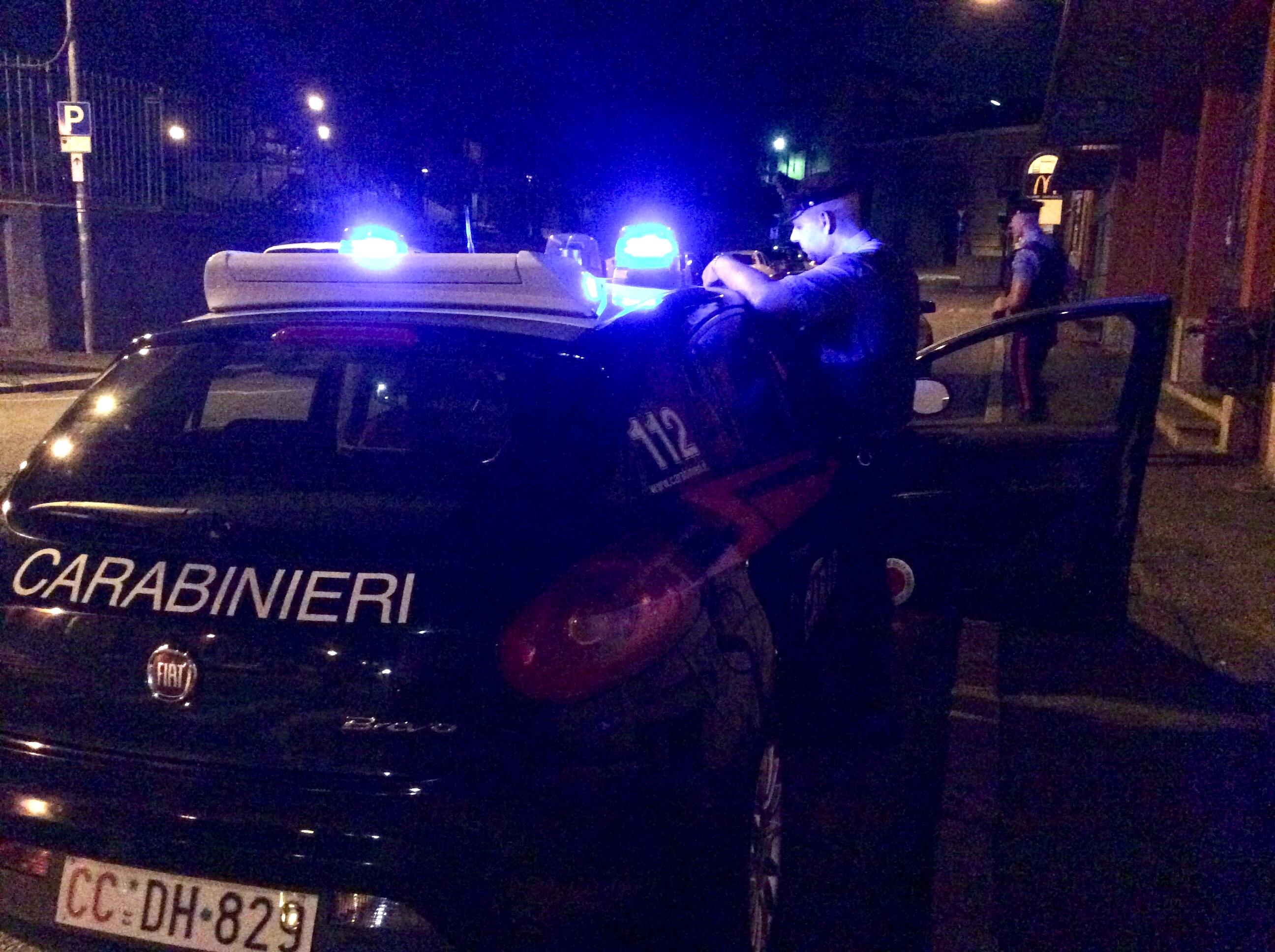 Inverigo, aggrediti nel parcheggio: donna sfregiata con una lametta da ...
