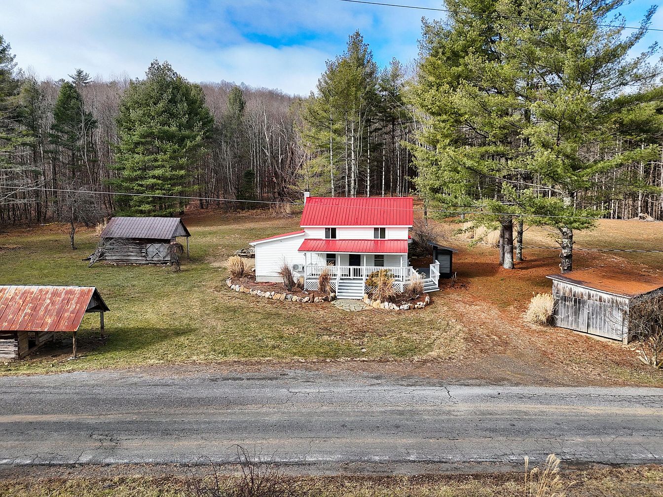 Charming 1870 farmhouse in Virginia, set on 4.21 acres with a log ...