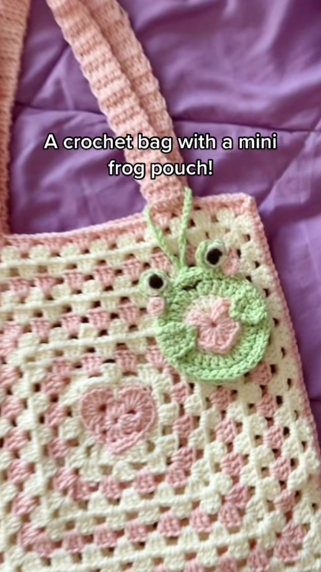 Crochet bag with mini frog pouch pattern
