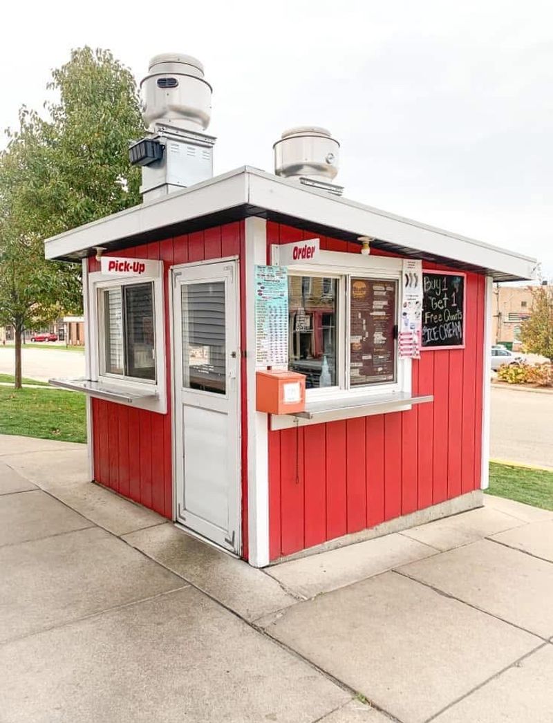 This Wisconsin hamburger stand has been perfecting the art of smash ...