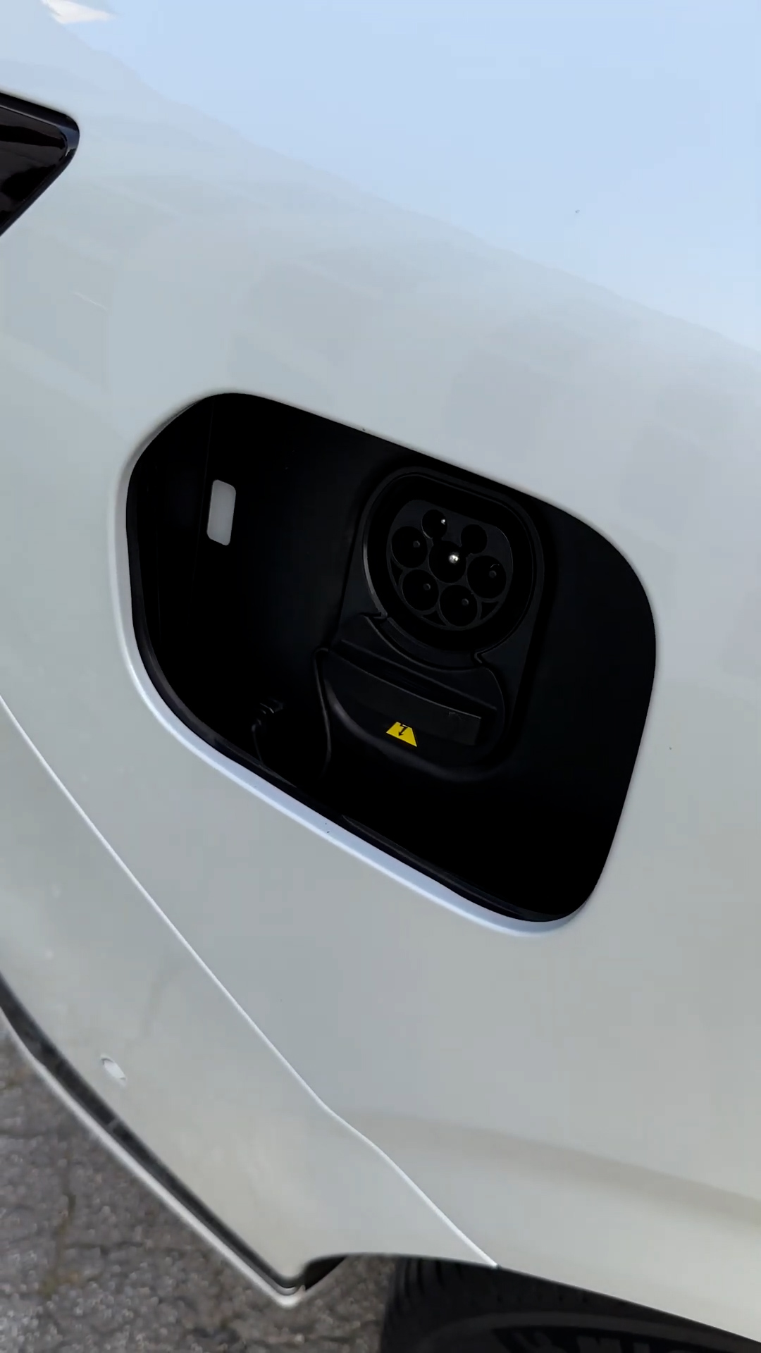 XPeng G9 avec trappe de recharge ouvrable à distance
