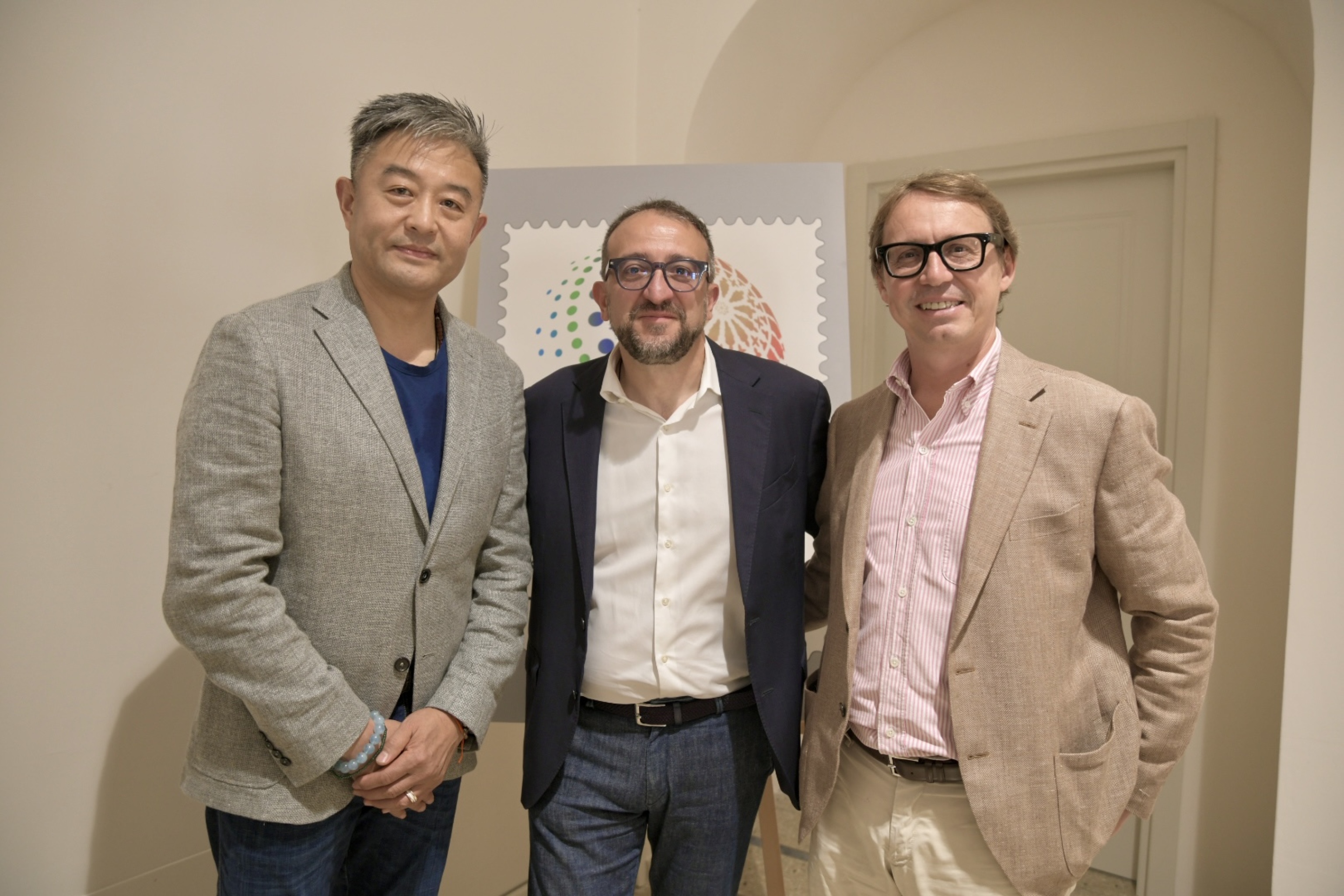 Liu Bolin si mimetizza all'Aquila, tre performance per la capitale cultura
