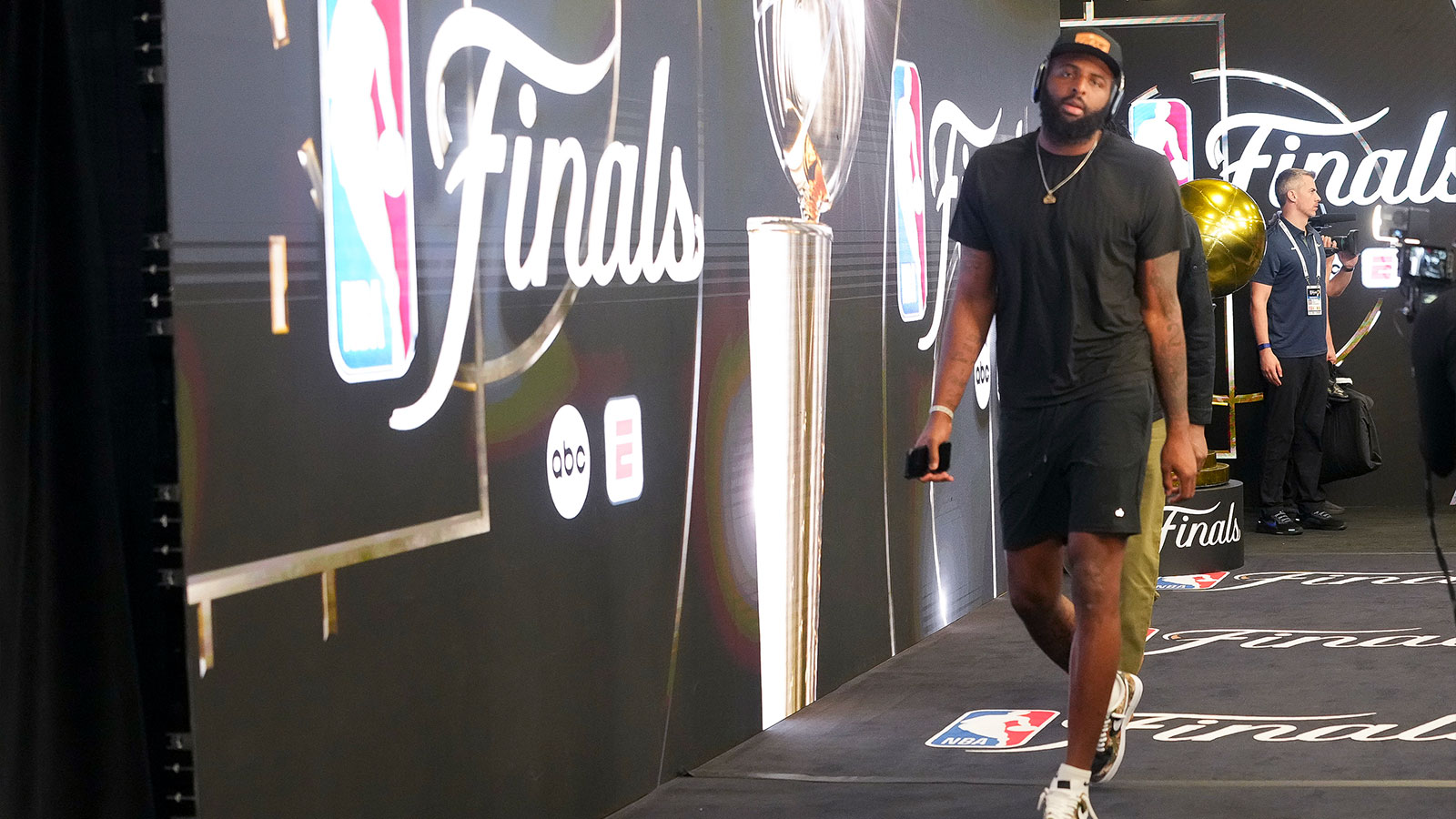 Is Mitchell Robinson playing tonight? Spurs vs. Knicks 2026 NBA Finals ...