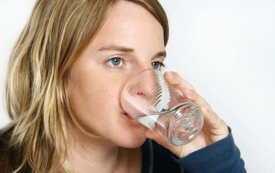 Small daily habits for glowing skin naturally