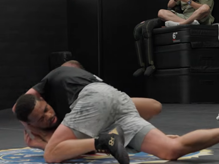 Justin Gaethje training at FBI headquarters ahead of White House fight