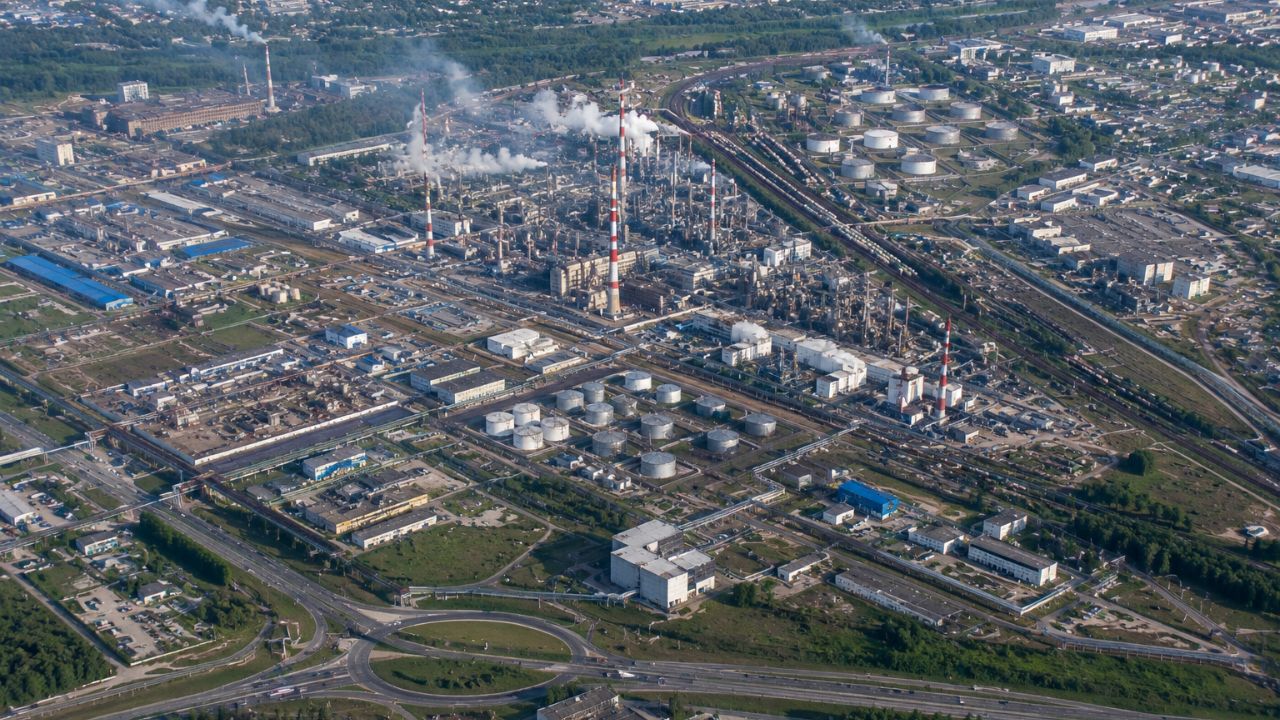 Massive Russia strikes hit Samara oil refinery