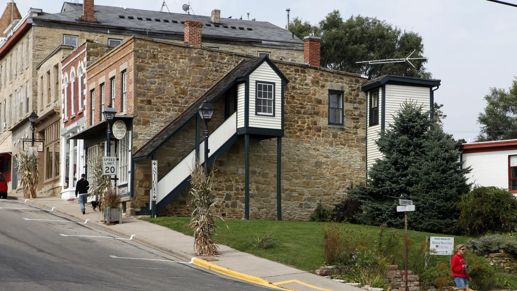 11 Wisconsin small towns with distinctive heritage and scenery