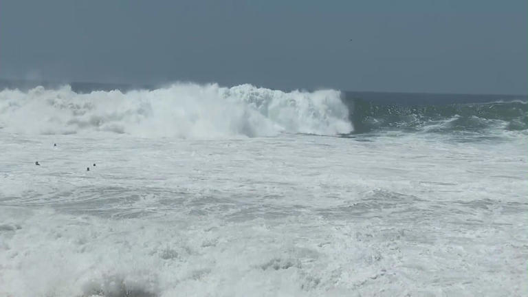 Another round of massive surf expected along Southern California beaches