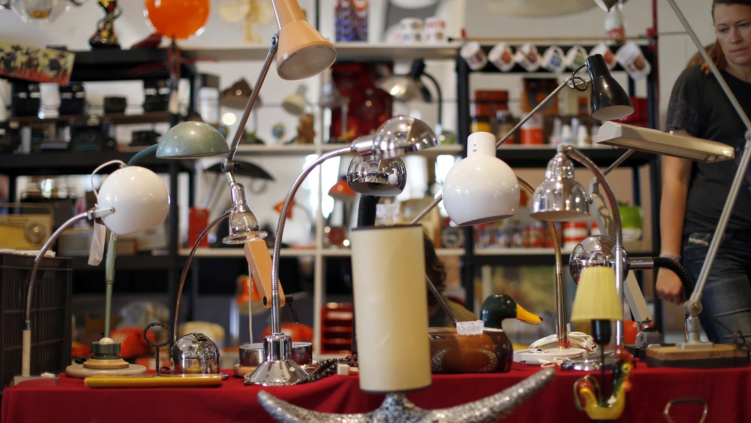 16 vintage-inspired home decor pieces with modern functionality