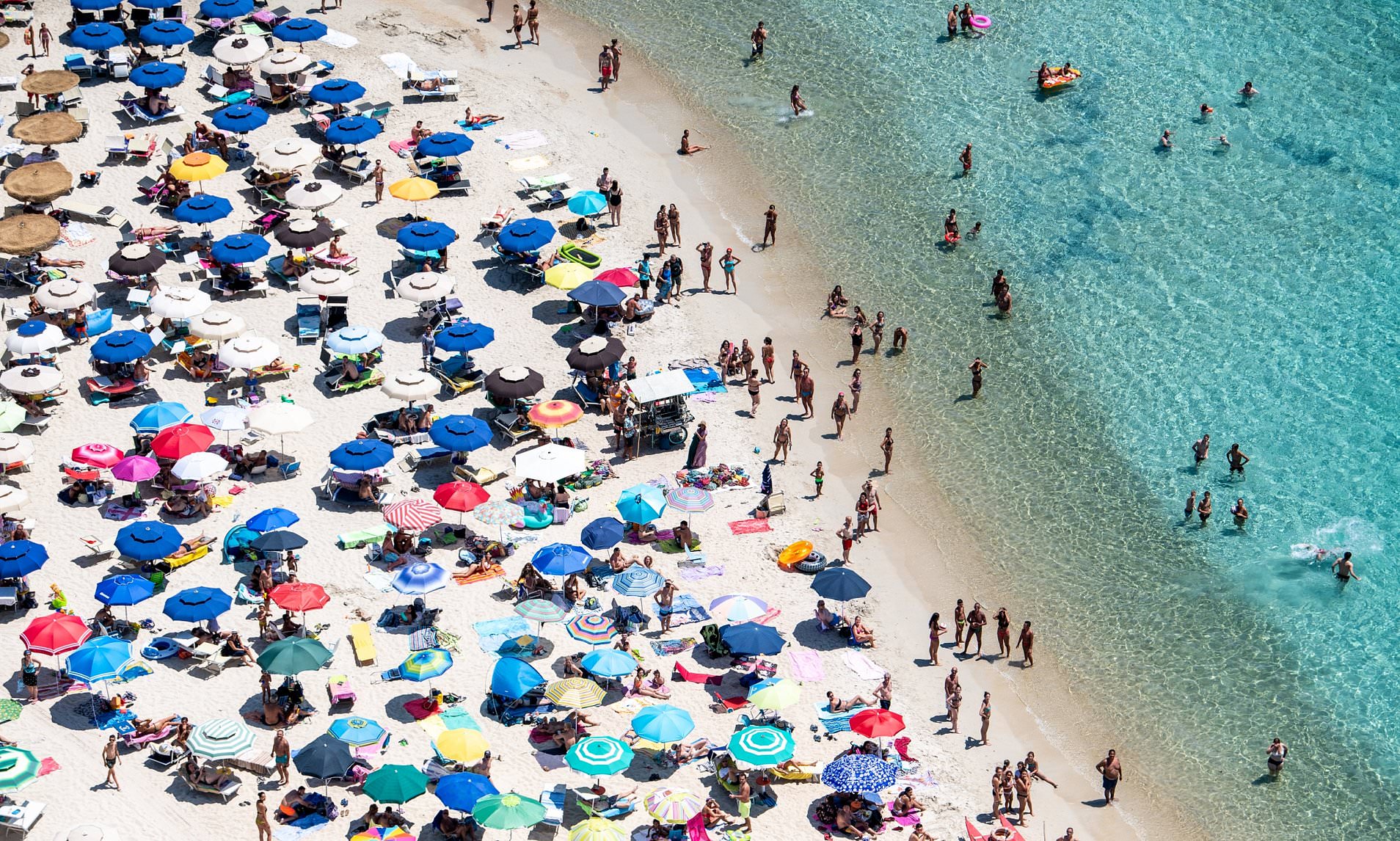 Italian beach bans umbrellas for anyone aged 10-65