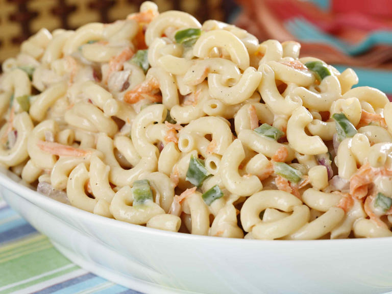 This mom's 5-ingredient macaroni salad is so good, it's the only one ...