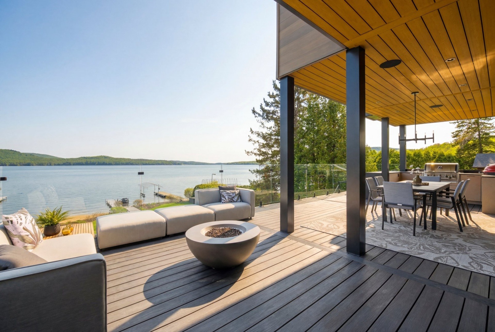 Cette luxueuse maison au bord du Lac Saint-Joseph à vendre 5M$