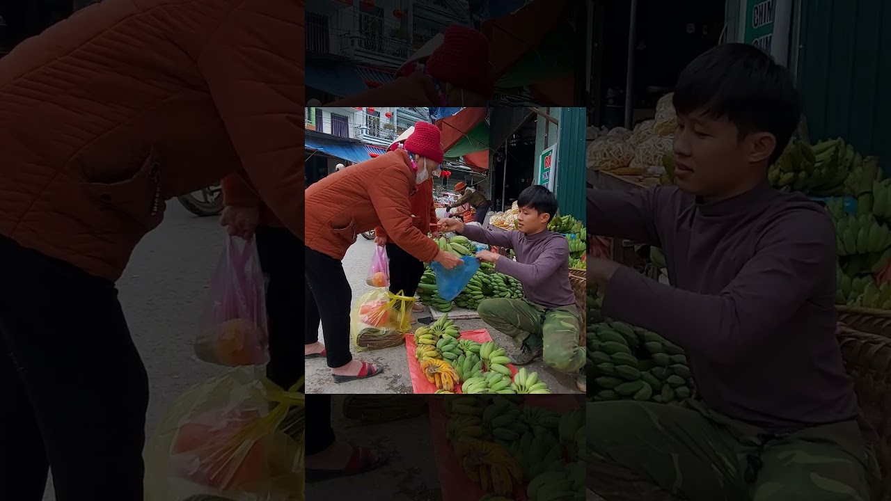 Market day: bananas and ducklings