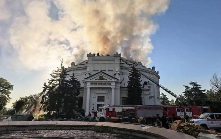 Russia blames Ukraine for destroying historic Sevastopol landmark, but ...