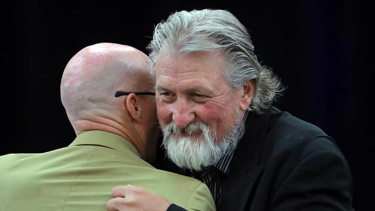 Cincinnati Bearcats basketball coaching legend part of 2026 UC ...