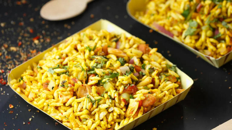Ye wala chahiye... PM Narendra Modi eats this street food with NDA leaders