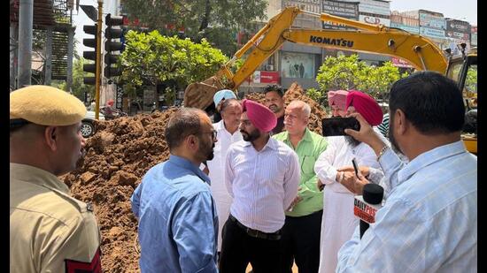1st day, 1st show: Mayor Samana cracks down on waste management lapses