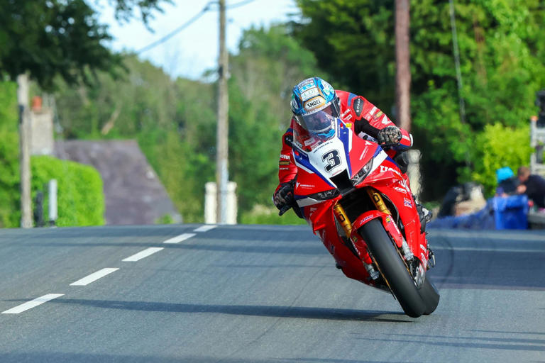 'He hammered everyone' - Isle of Man TT legend John McGuinness in no ...