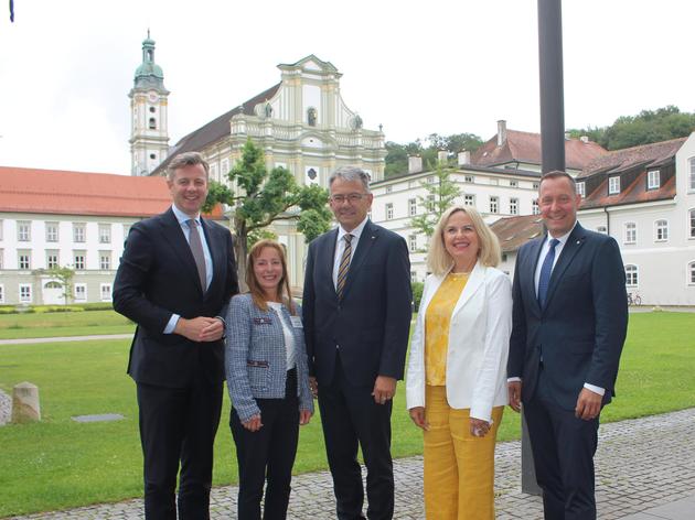 Einstimmig wiedergewählt: Landrat Thomas Karmasin bleibt Präsident des ...