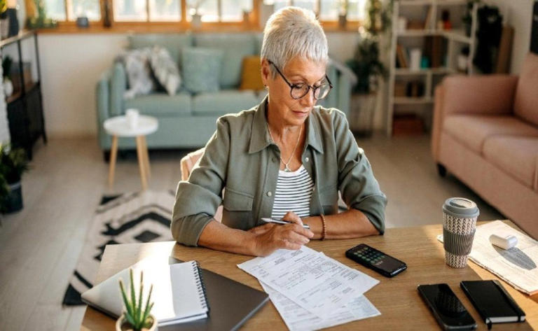 Retiring at 62 vs. 67: The financial difference could be much bigger ...