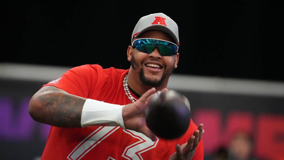 Bills' big names show up for rookie head coach Joe Brady, join full ...