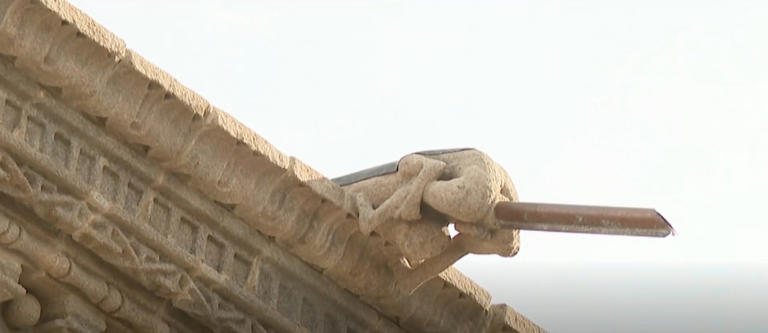 If you see a sodomized gargoyle at famed Gothic hotel, you need a ...