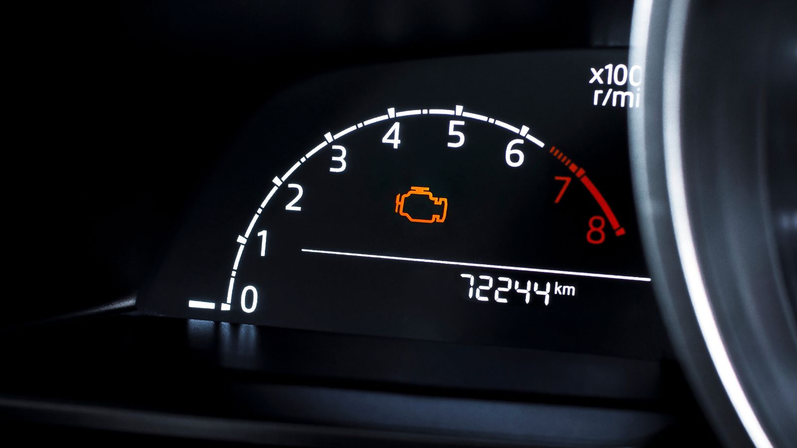 17 dashboard warning lights Canadians should never ignore