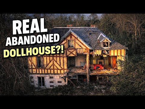 I stumbled upon a life-size dollhouse! 😲