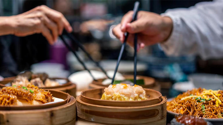 A luta pela alma do dim sum: tradição enfrenta automatização na China