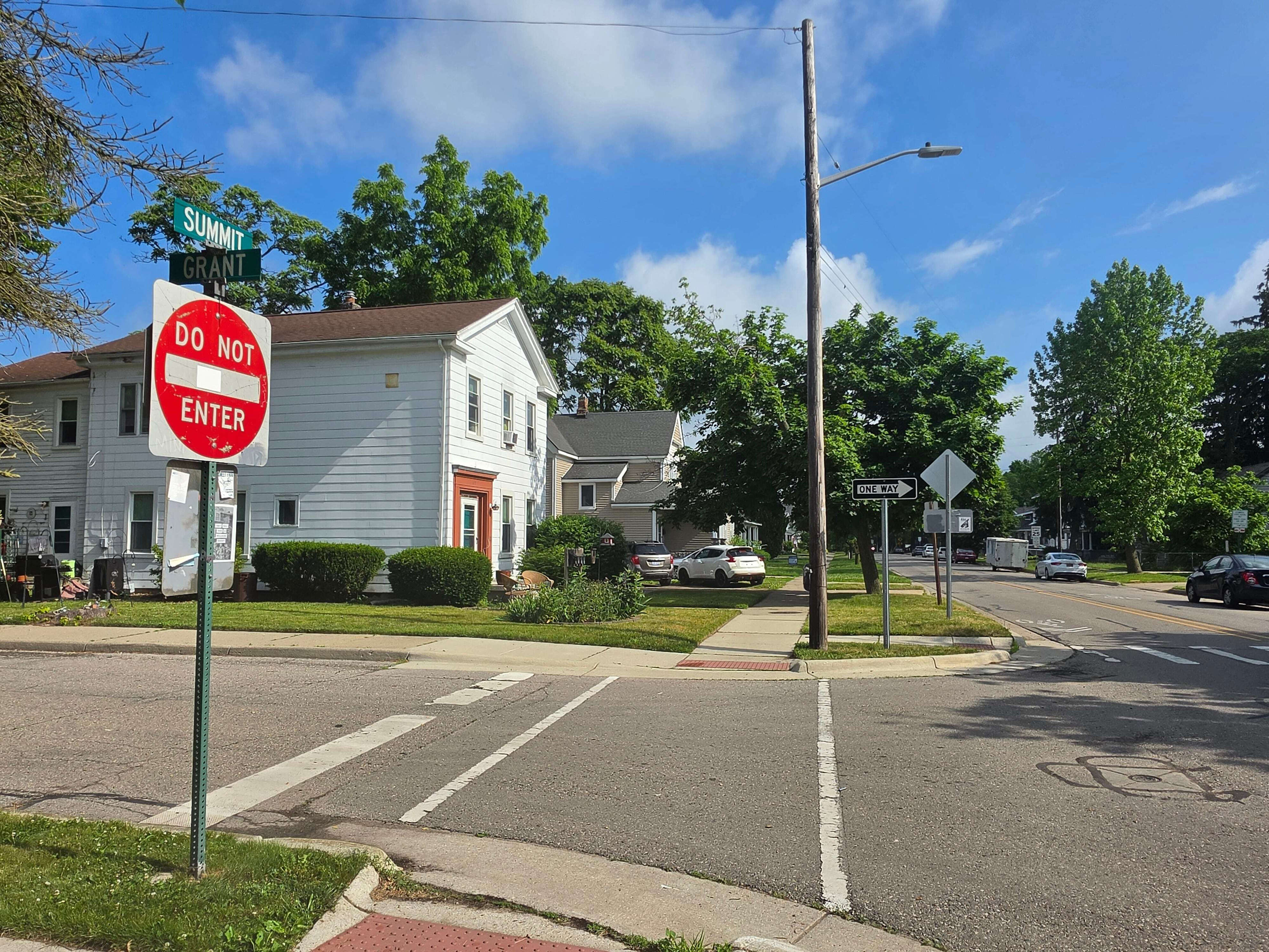 ‘It can be traumatic’: 2nd FBI raid in Ypsilanti since 2025 sparks ...
