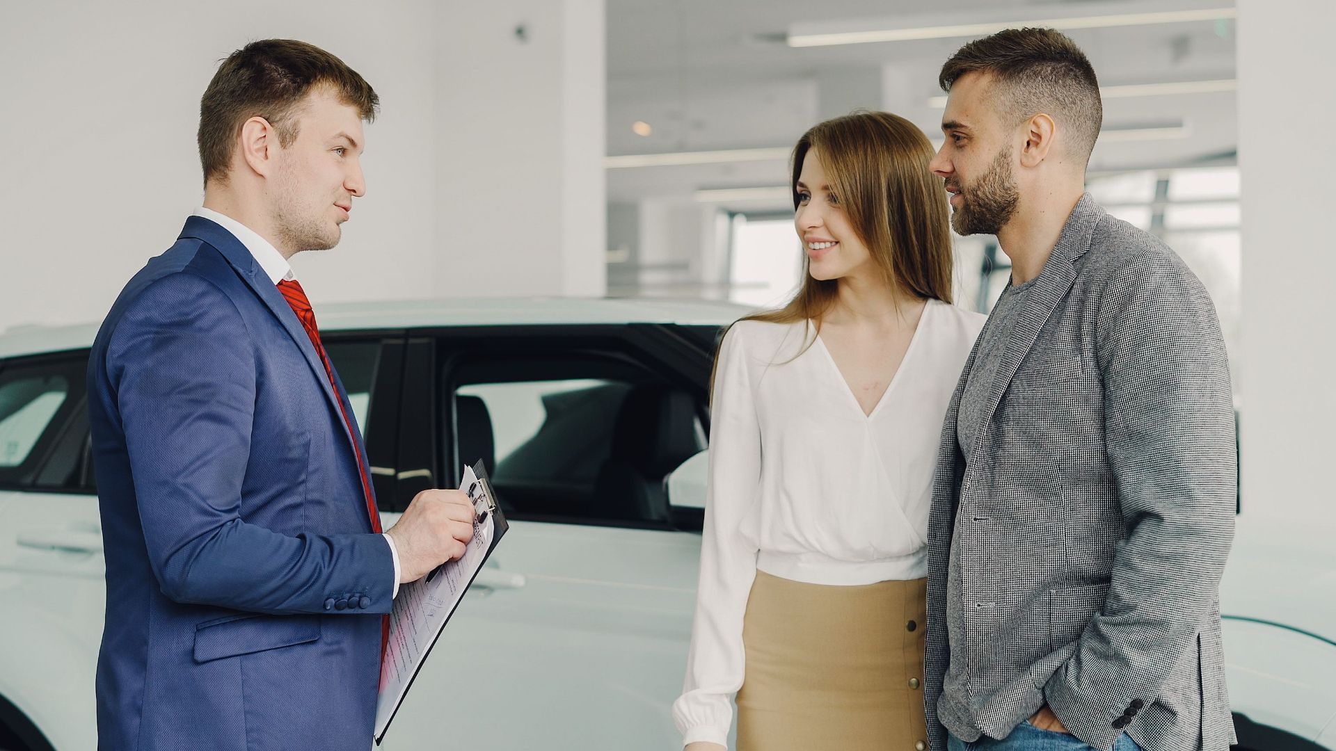 20 signs the dealership sold you a lemon