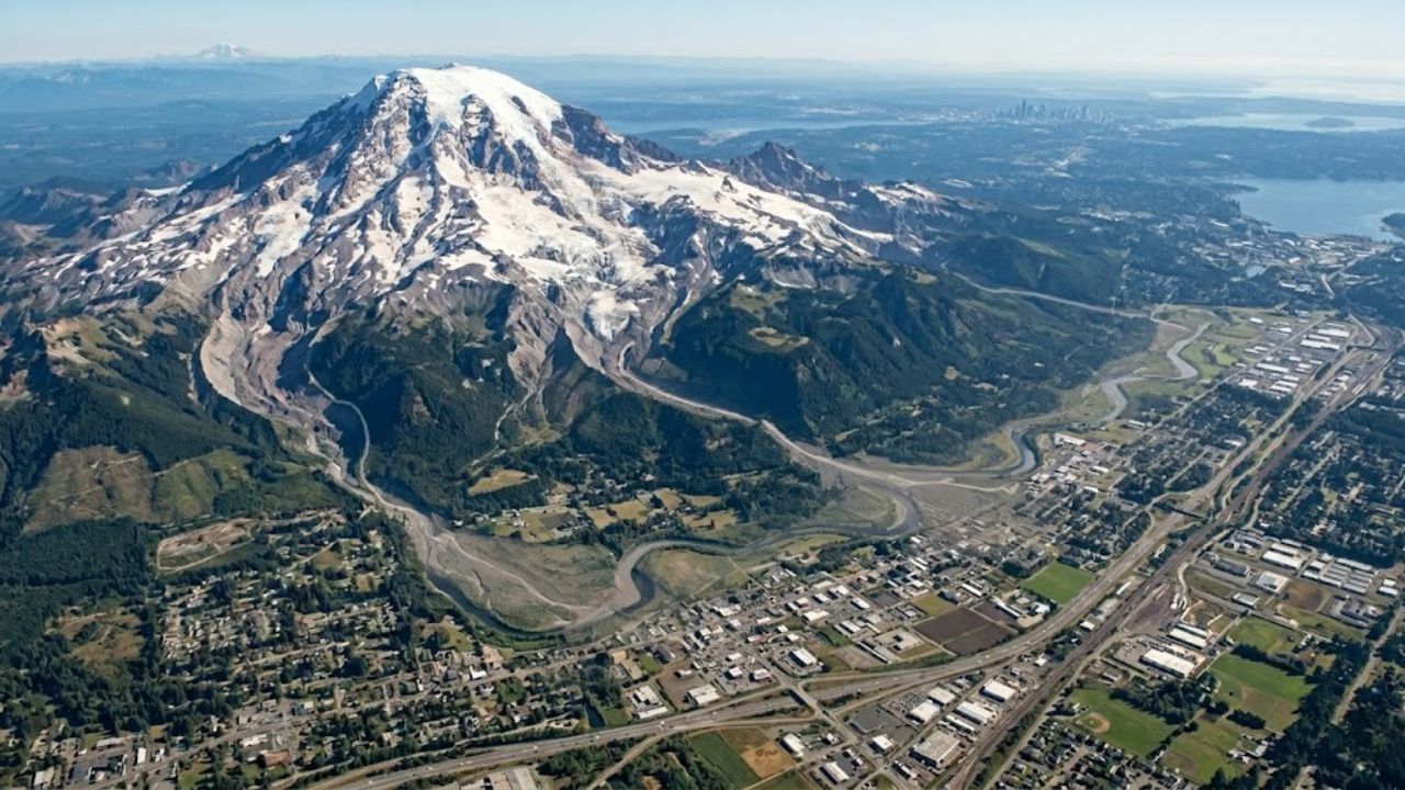 USGS flags elevated seismic activity at Pacific Northwest volcanoes