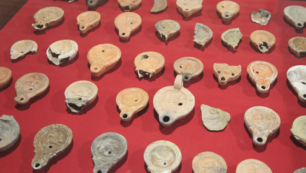 17 everyday Roman items and their modern equivalents