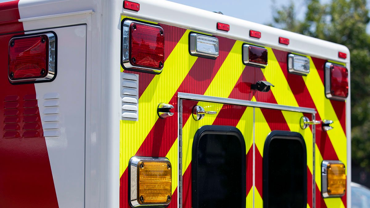 6 people hurt as car crashes into Goodwill store in Northern Virginia