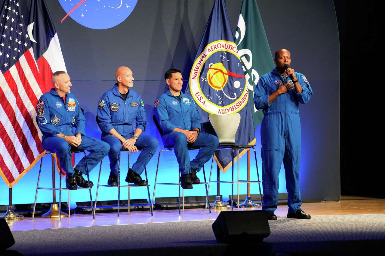 NASA administrator responds to backlash over Artemis III crew with no women