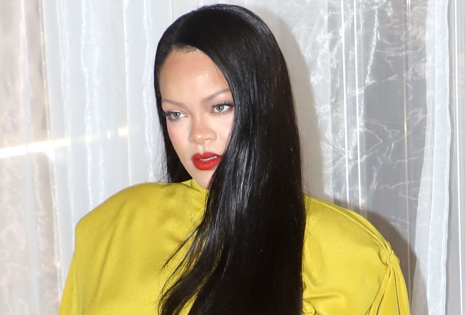 Rihanna proves a squared-off shape looks just as chic on short nails