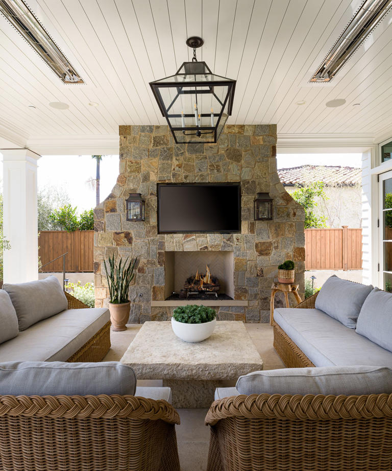12 elegant and effortlessly livable back porch ideas that will raise ...