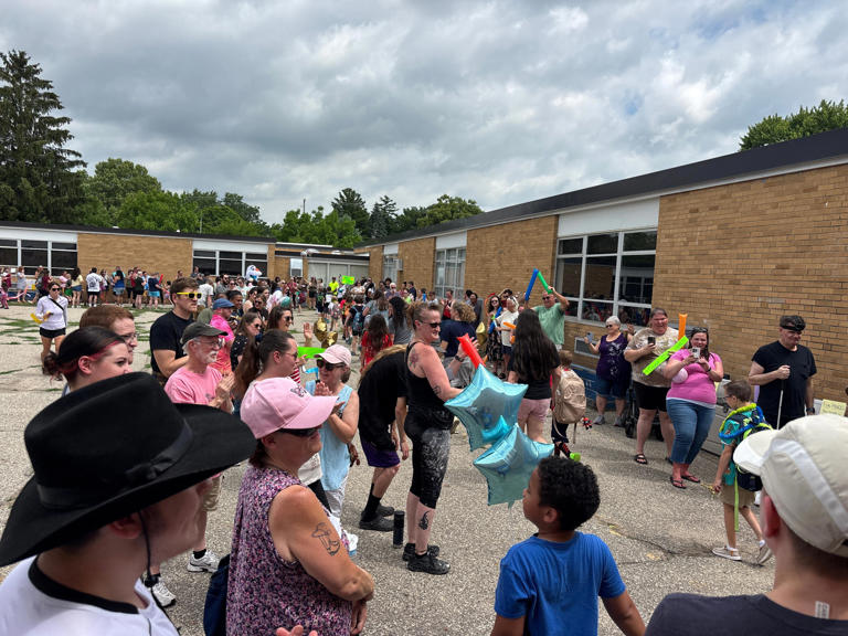 Sycamore Elementary School in Holt closes after 73 years