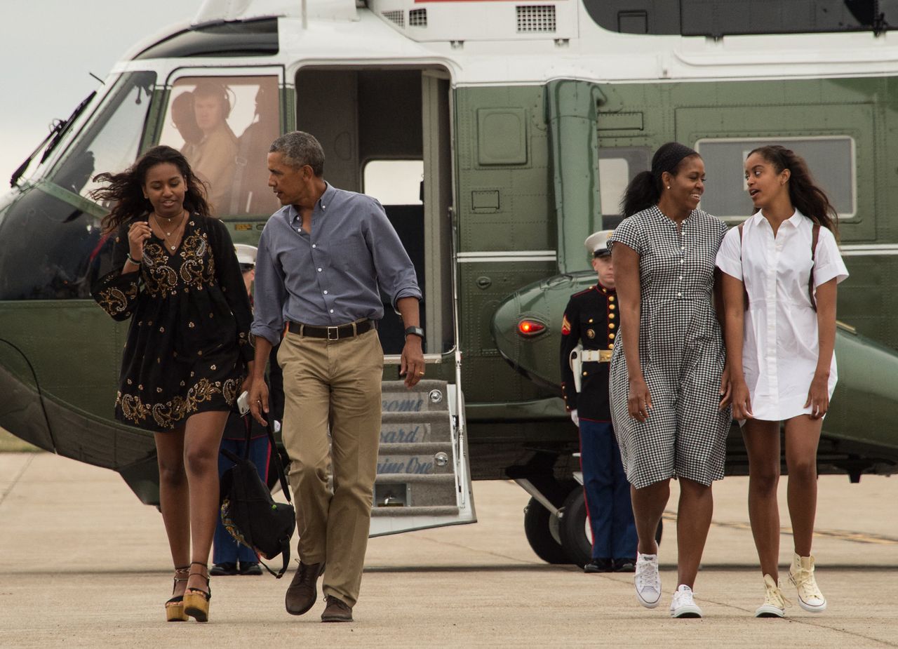 Malia and Sasha Obama show off their cool-girl style during rare public ...